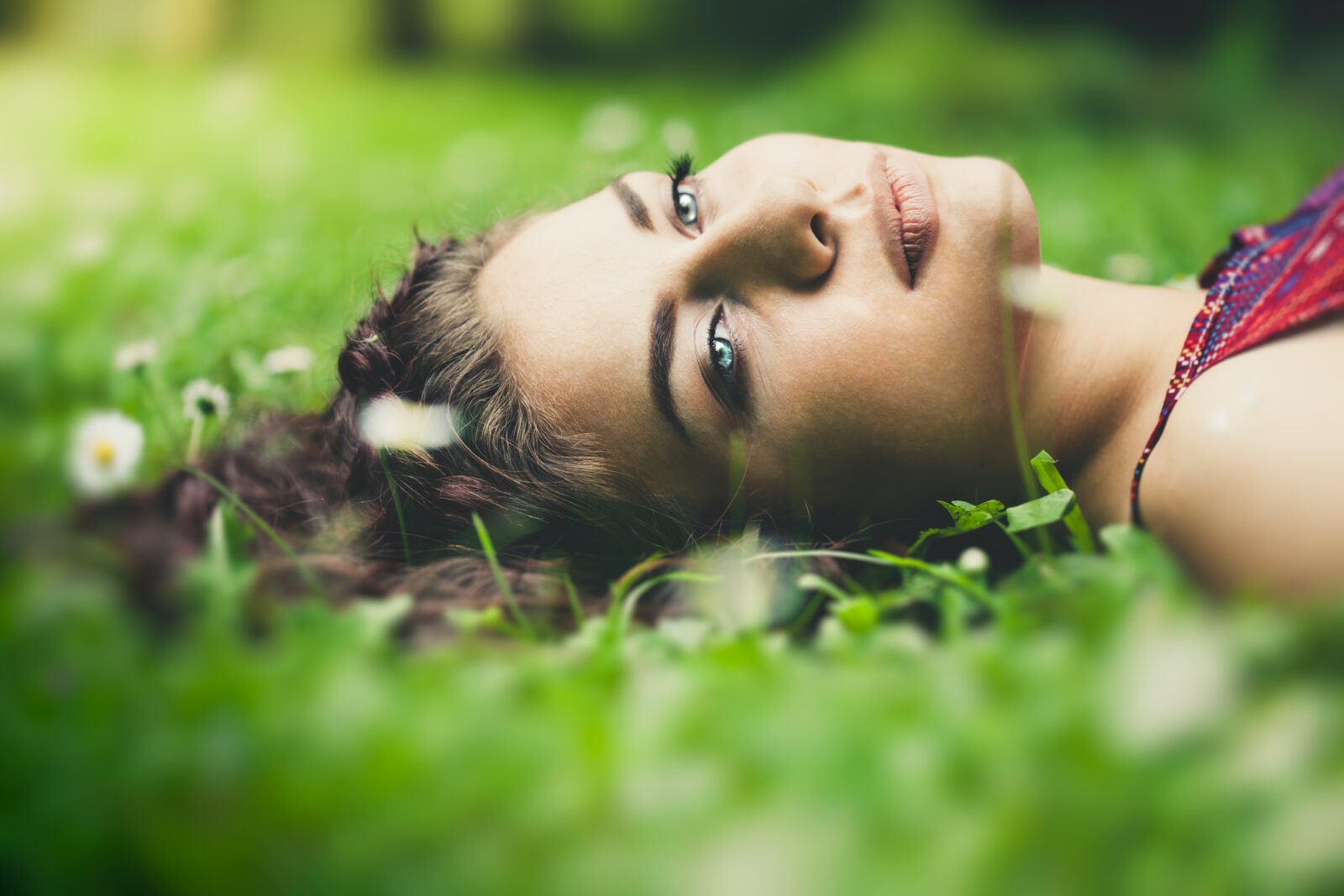 Psychic Medium Teaches You How To Tap Into Your Psychic Powers Using